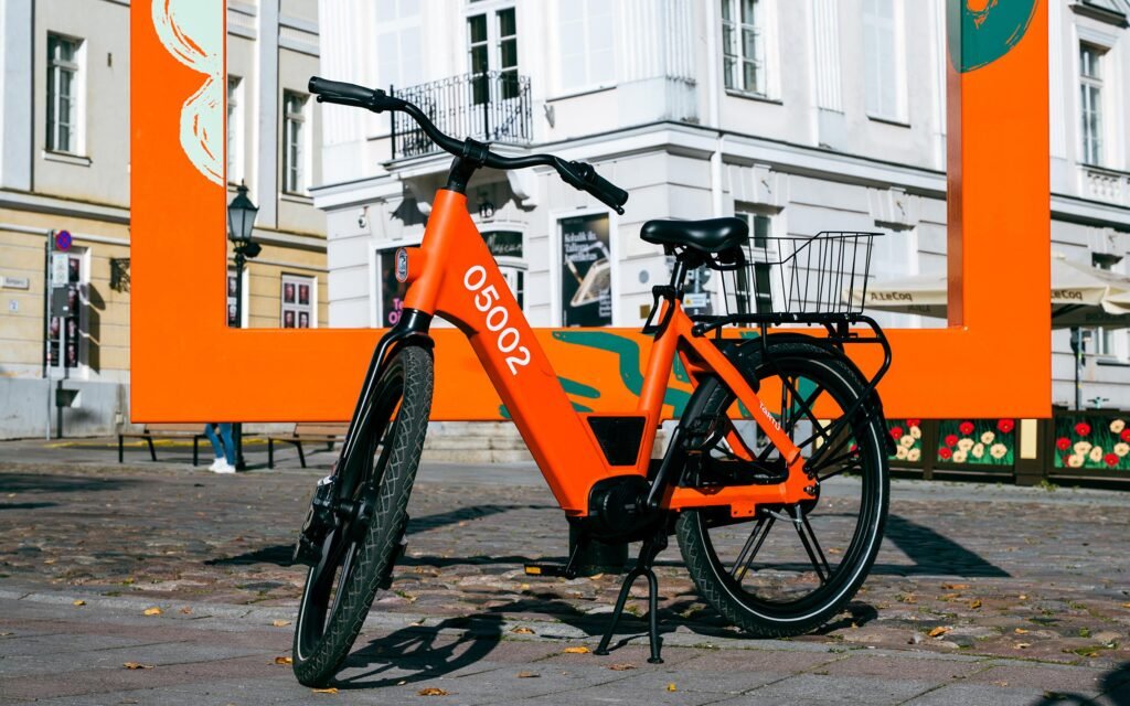 Tartu introduces new red bikes to city's bicycle sharing scheme ...